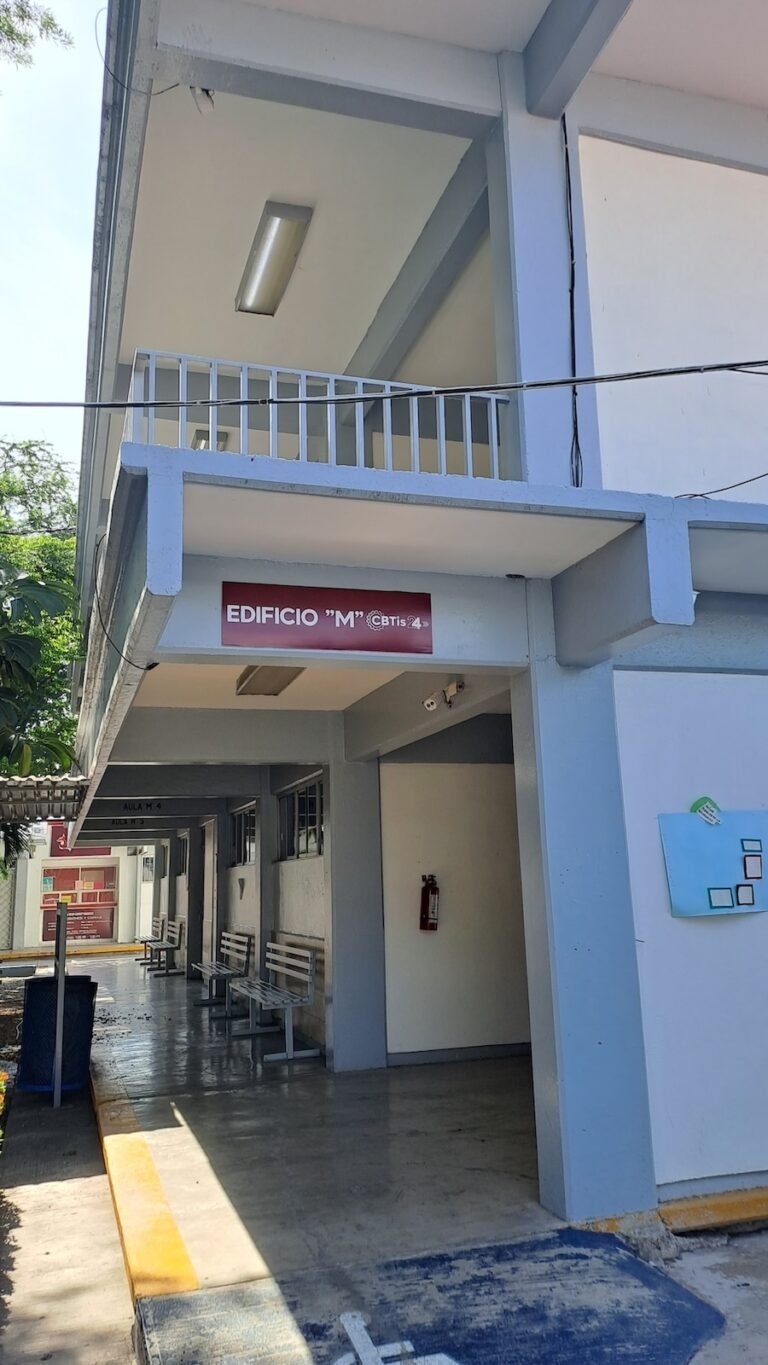 Instalaciones – CBTis24